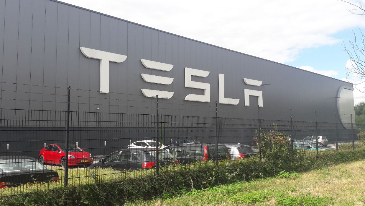 Tesla verlaagt deze week al 2x de prijzen voor haar Model S | Analist.be